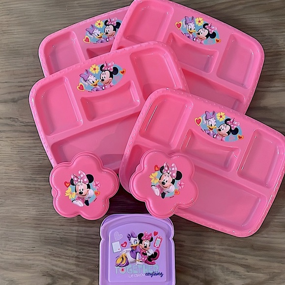 Disney | Kitchen | Disneys Minnie Mouse Daisy Duck Storage Containers ...